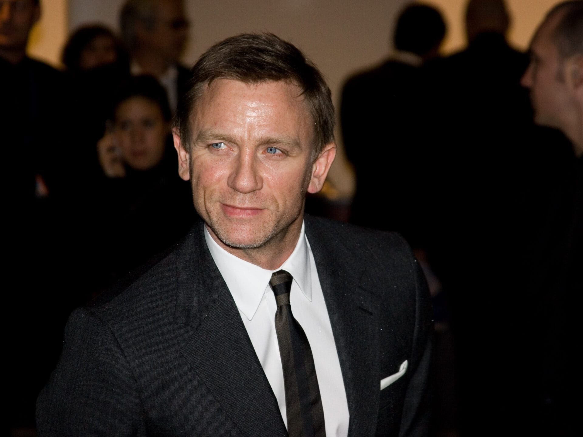 Daniel Craig Hair Transplant: Before, After and His Hairline
